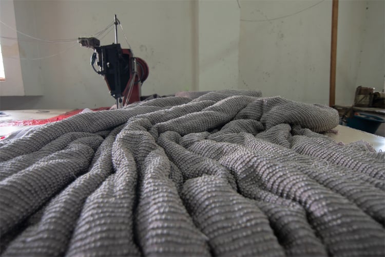 TUFTING: HAND TUFTED VERSUS MACHINE MADE RUGS