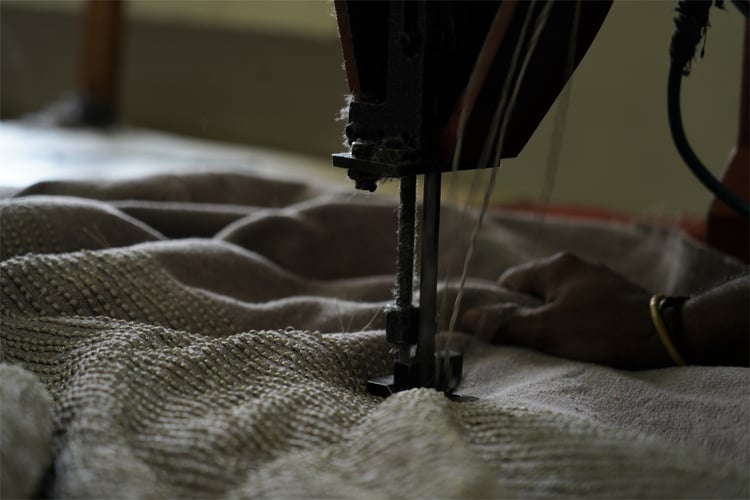 TUFTING: HAND TUFTED VERSUS MACHINE MADE RUGS
